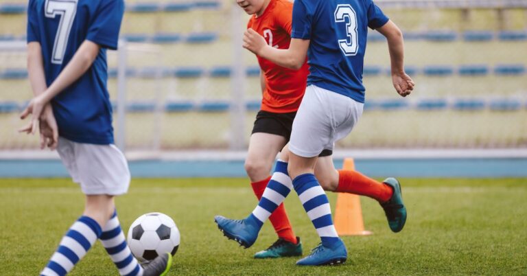 Sådan vælger du de rigtige fodboldstøvler til dit barn